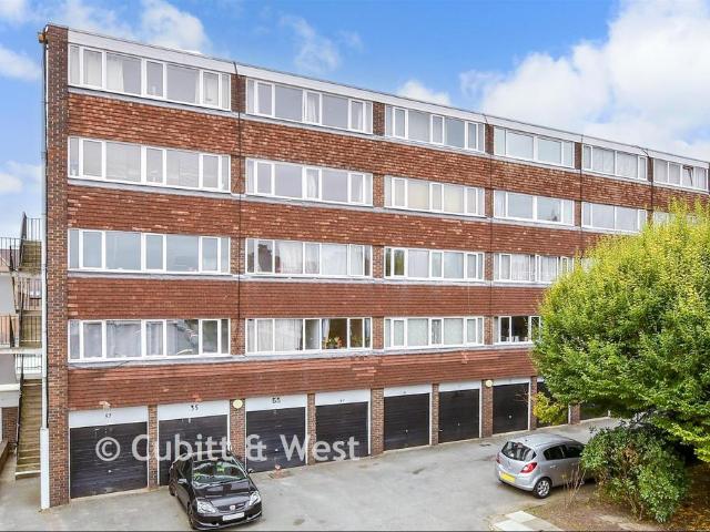 2 bedroom maisonette for sale