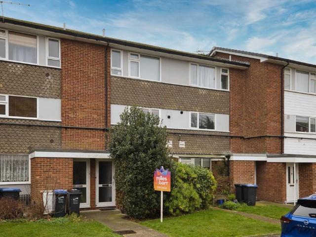 2 bedroom maisonette for sale
