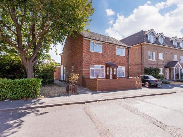 2 bedroom maisonette for sale