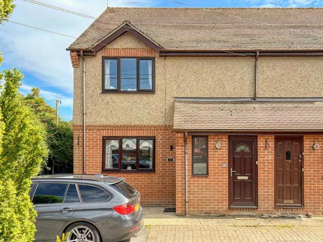 2 bedroom maisonette for sale