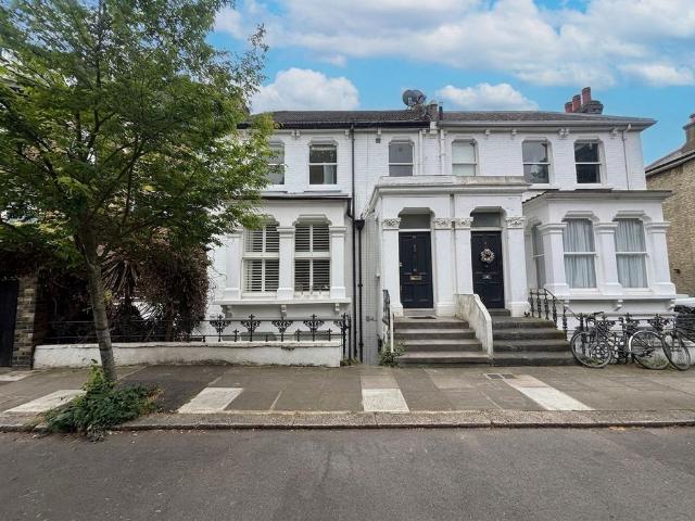 2 bedroom maisonette for sale