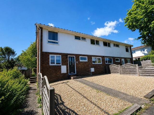2 bedroom maisonette for sale