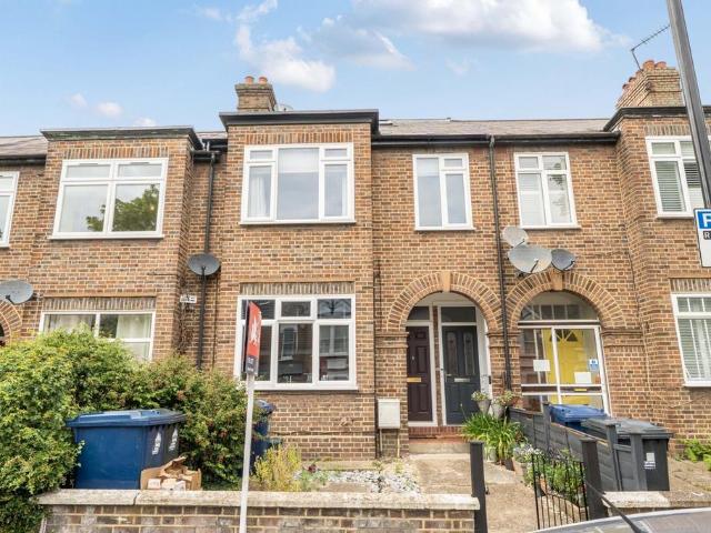 2 bedroom maisonette for sale