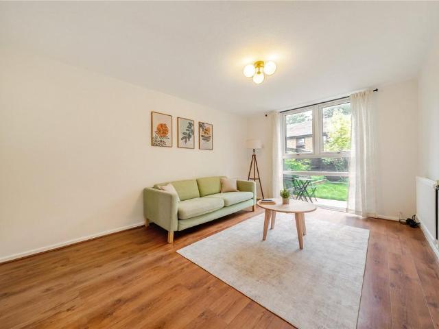 2 bedroom maisonette for sale
