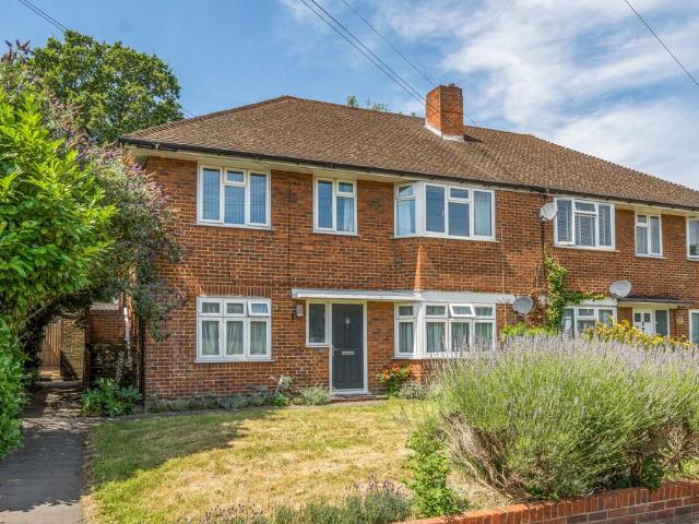 2 bedroom maisonette for sale