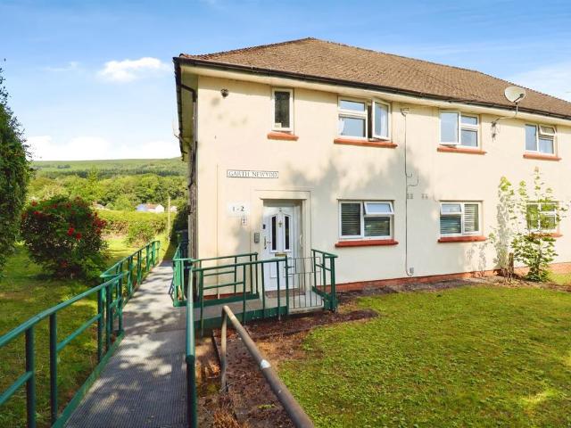 2 bedroom maisonette for sale