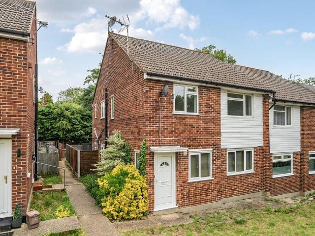 2 bedroom maisonette for sale