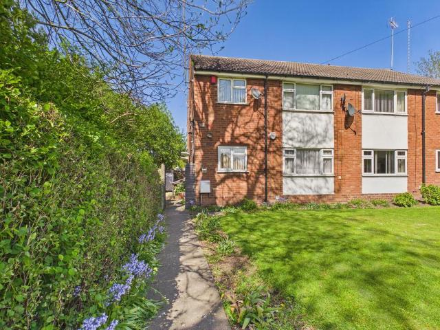 2 bedroom maisonette for sale