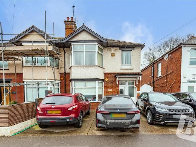 2 bedroom maisonette for sale
