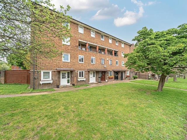 2 bedroom maisonette for sale