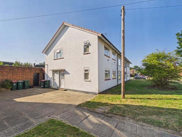 2 bedroom maisonette for sale