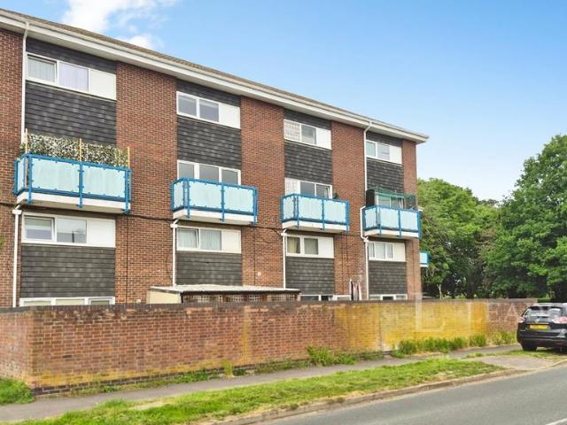 2 bedroom maisonette for sale