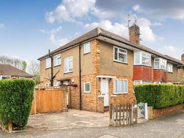 2 bedroom maisonette for sale