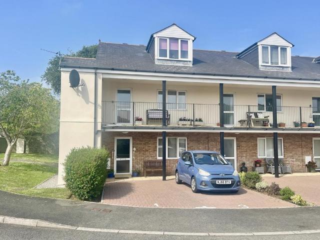 2 bedroom maisonette for sale