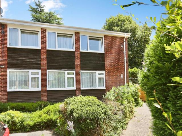 2 bedroom maisonette for sale