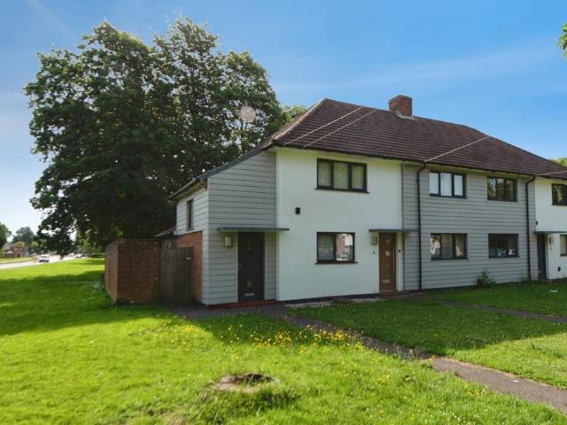 2 bedroom maisonette for sale