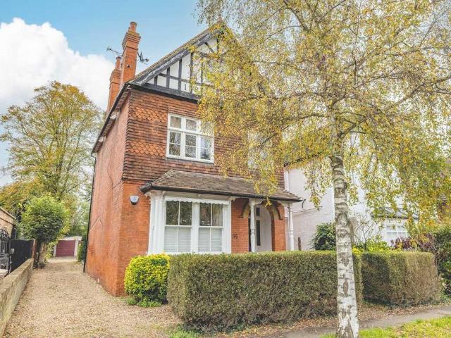 2 bedroom maisonette for sale