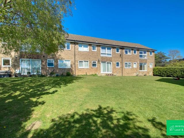 2 bedroom maisonette for sale