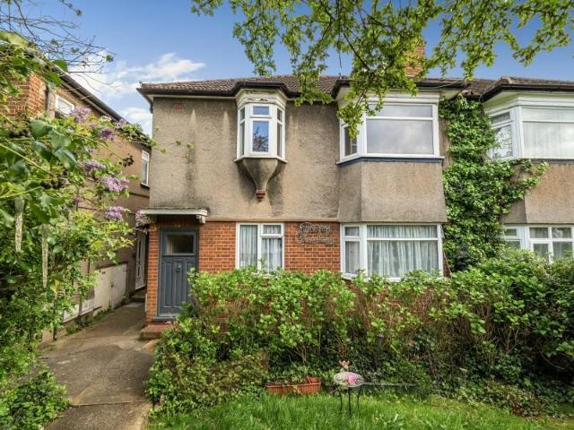 2 bedroom maisonette for sale