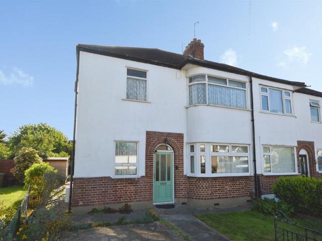 2 bedroom maisonette for sale