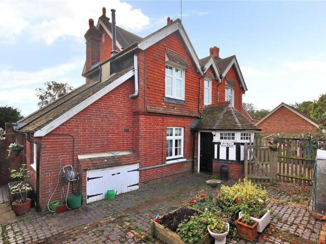 2 bedroom maisonette for sale
