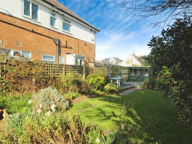 2 bedroom maisonette for sale