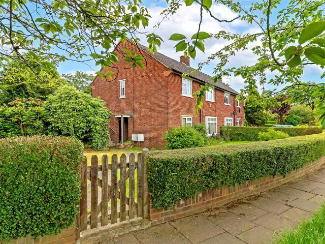 2 bedroom maisonette for sale