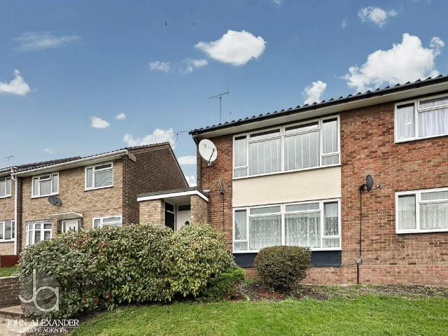 2 bedroom maisonette for sale