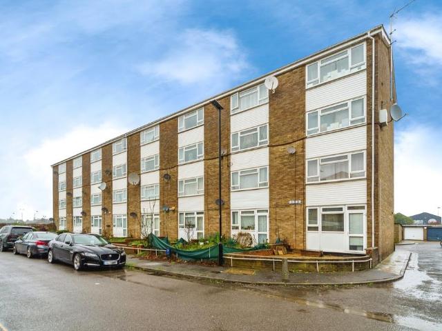 2 bedroom maisonette for sale