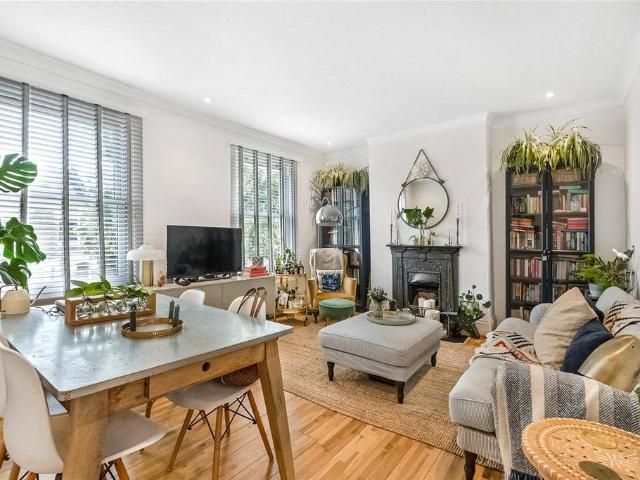 2 bedroom maisonette for sale