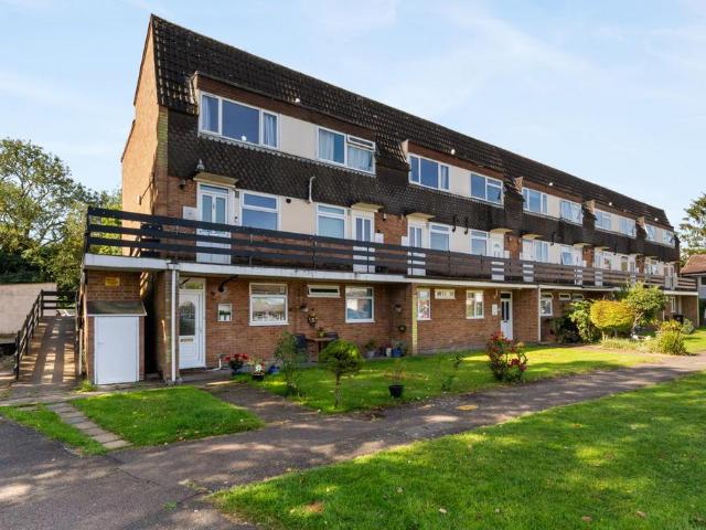 2 bedroom maisonette for sale
