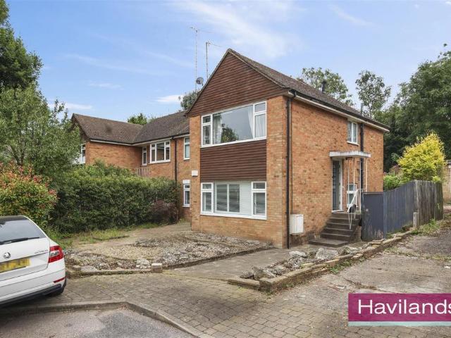 2 bedroom maisonette for sale