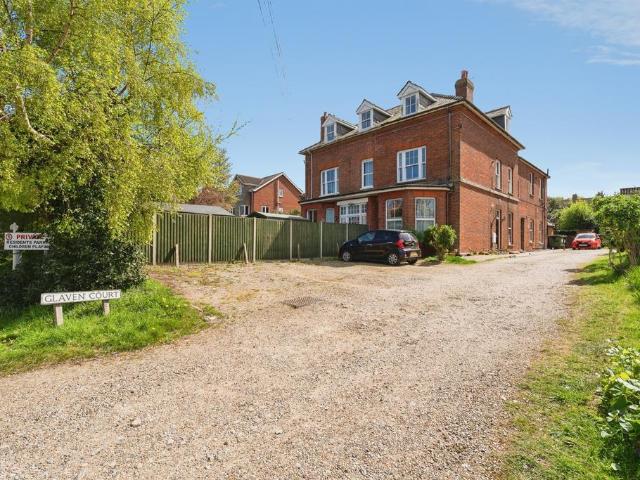 2 bedroom maisonette for sale