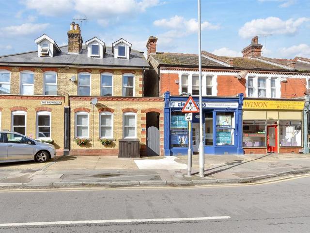 2 bedroom maisonette for sale