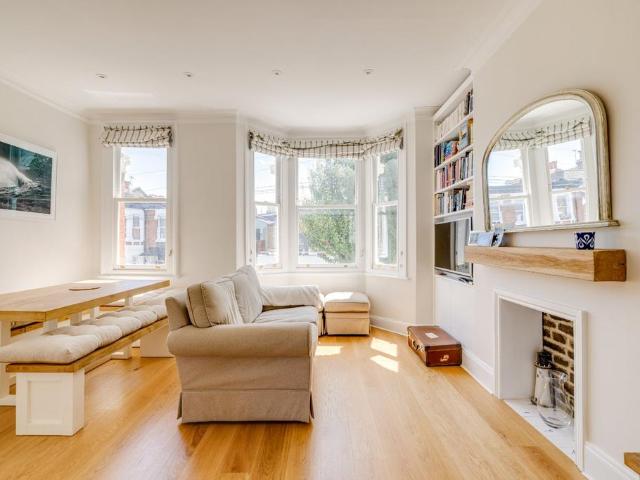 2 bedroom maisonette for sale