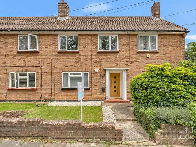 2 bedroom maisonette for sale