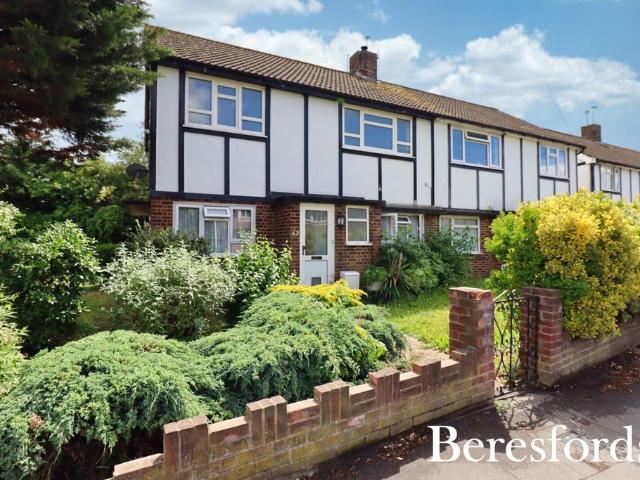 2 bedroom maisonette for sale