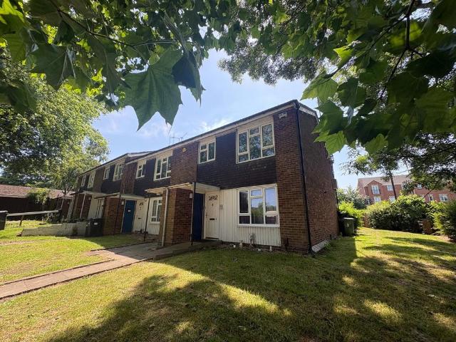 2 bedroom maisonette for sale