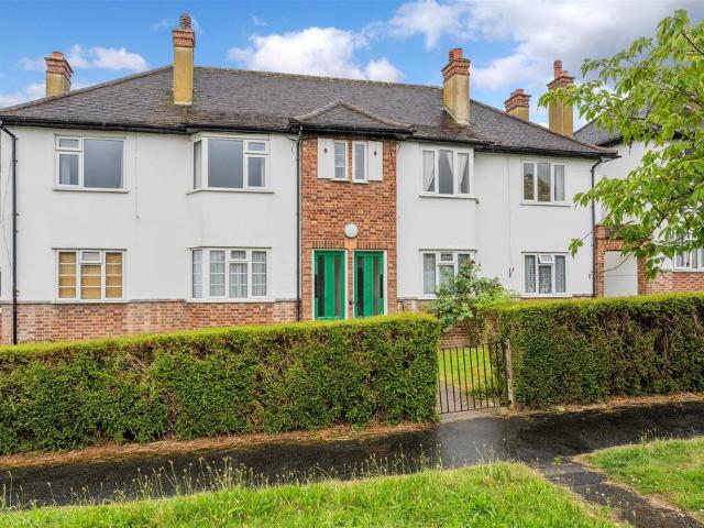 2 bedroom maisonette for sale