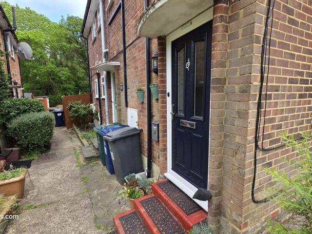 2 bedroom maisonette for sale