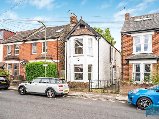 2 bedroom maisonette for sale