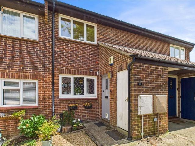 2 bedroom maisonette for sale