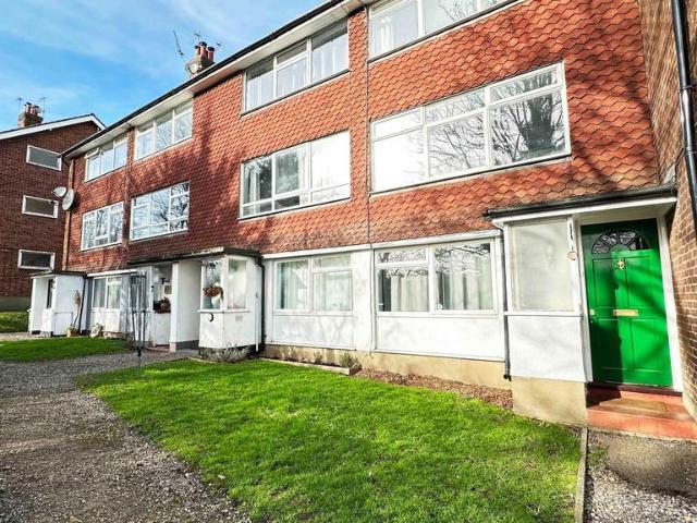 2 bedroom maisonette for sale