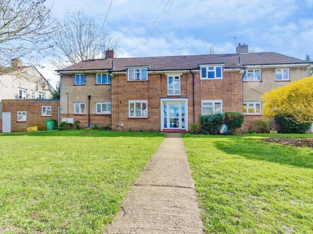 2 bedroom maisonette for sale