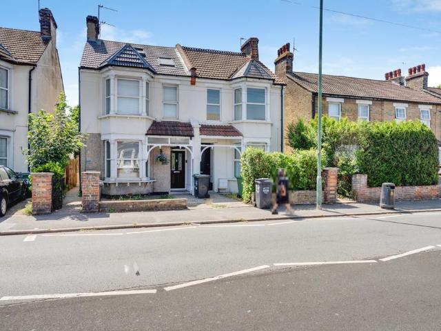 2 bedroom maisonette for sale