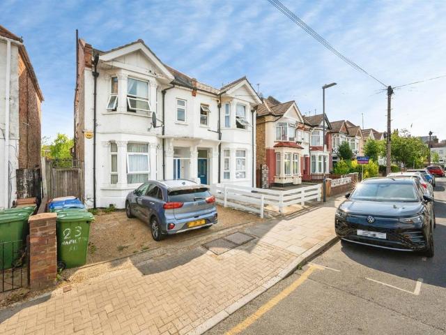 2 bedroom maisonette for sale