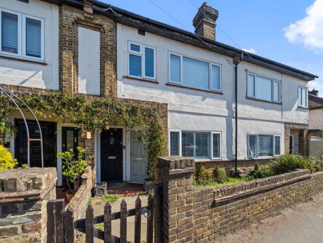 2 bedroom maisonette for sale
