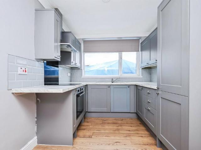 2 bedroom maisonette for sale