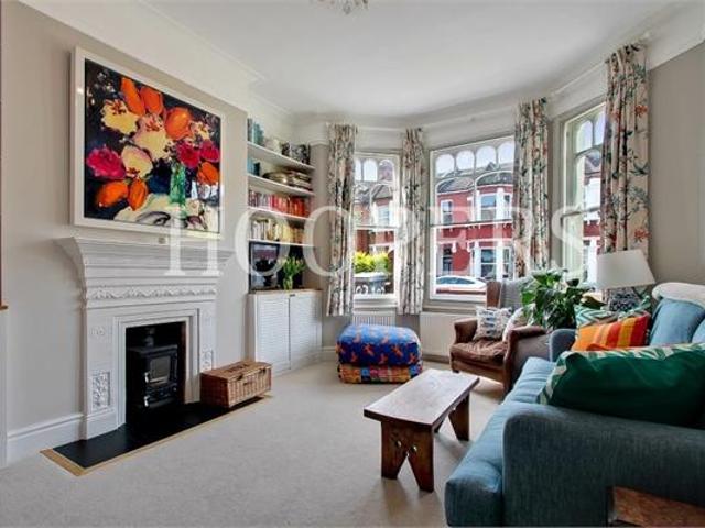 2 bedroom maisonette for sale