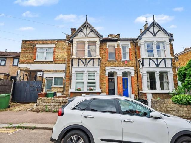 2 bedroom maisonette for sale